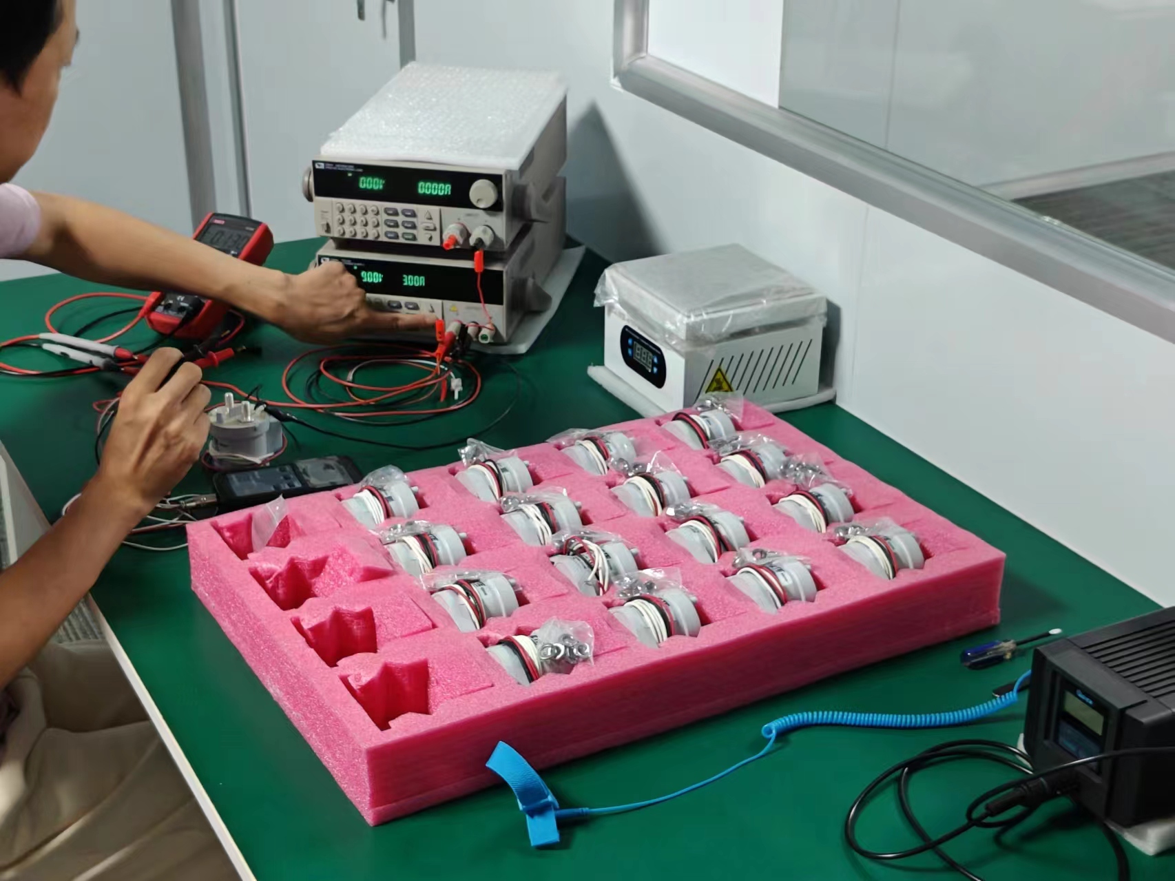 About – DH Technologies